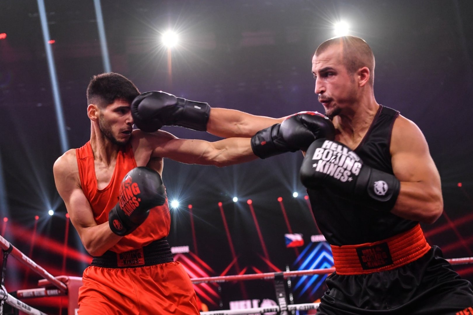 A rutinos cseh Petr Nováké az első KO győzelem a Hell Boxing Kingsen ...