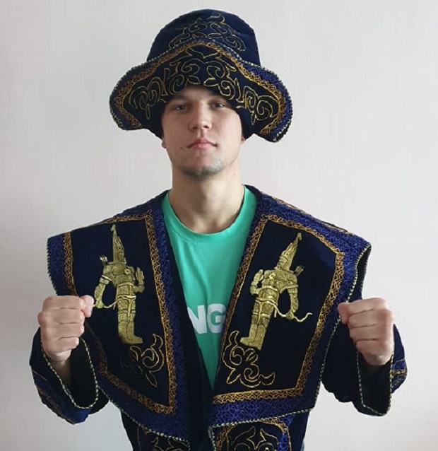 Hazautazás előtt | Monokli